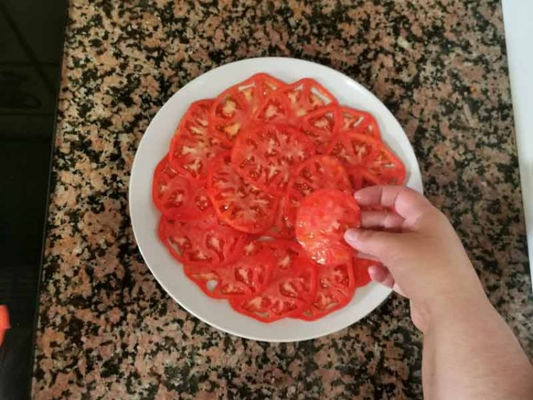 Carpaccio de tomate, higos y jamón. Un entrante espectacular