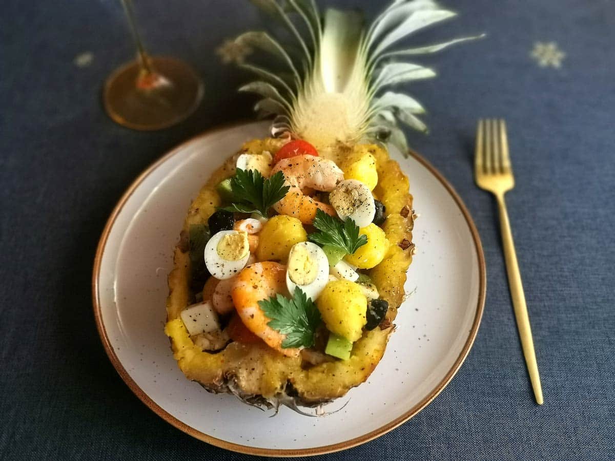 Ensalada de piña rellena, el entrante perfecto esta Navidad
